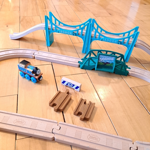 Thomas & Friends | Toys | 5in Builder Set Paint Thomas Sodor Bay Bridge ...